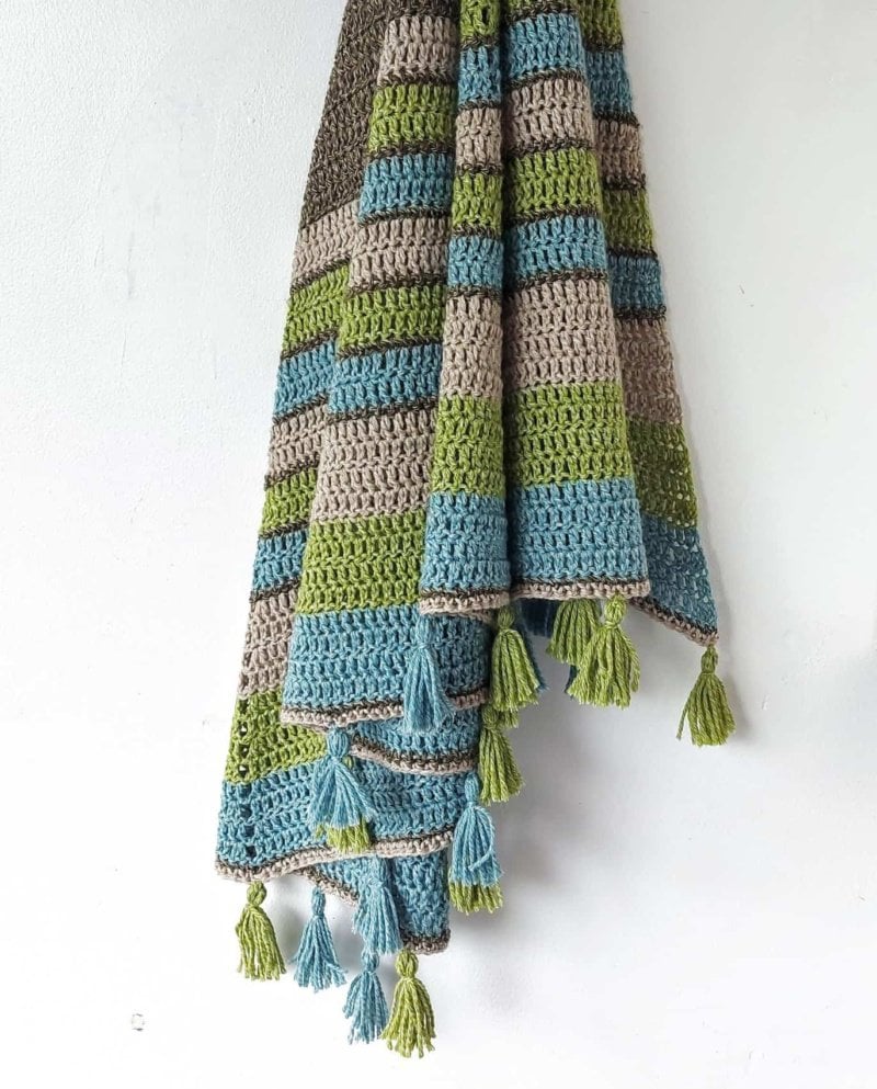 Stunning Half Circle Crochet Shawl: Free Pattern - Annie Design Crochet