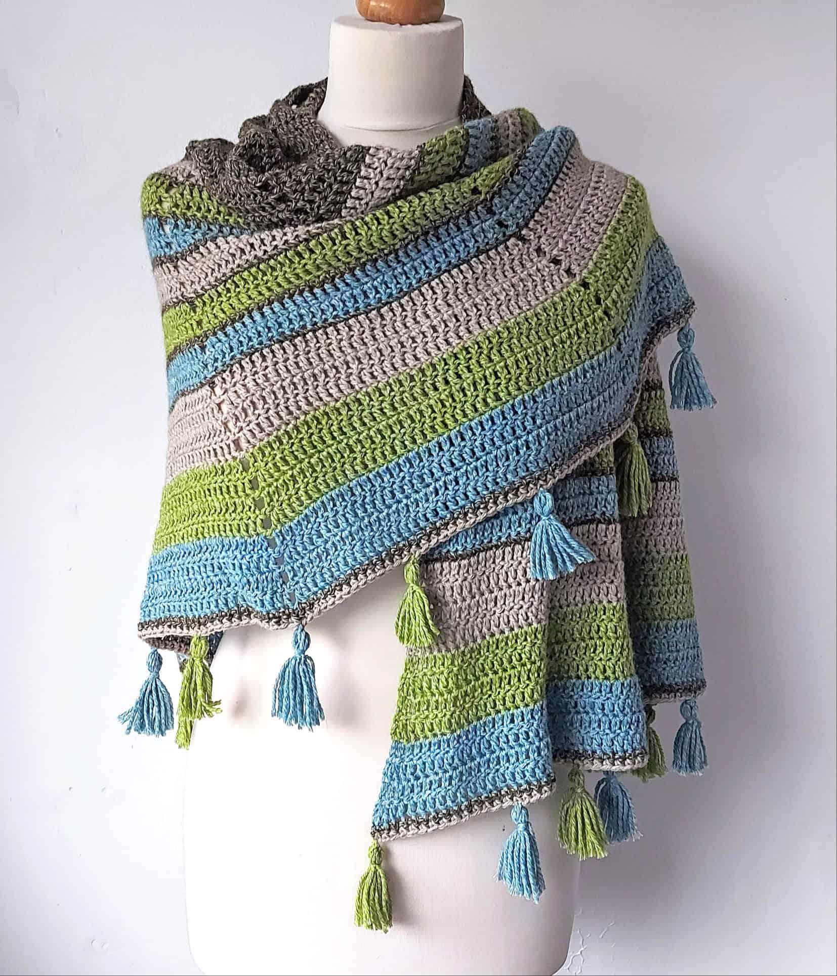 Stunning Half Circle Crochet Shawl: Free Pattern - Annie Design Crochet