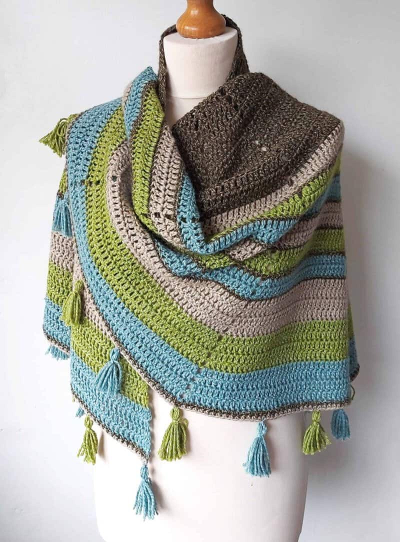 Stunning Half Circle Crochet Shawl: Free Pattern - Annie Design Crochet