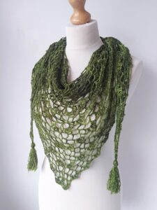 Fingering Weight One Skein Crochet Shawls - 19 Free Patterns - Annie ...