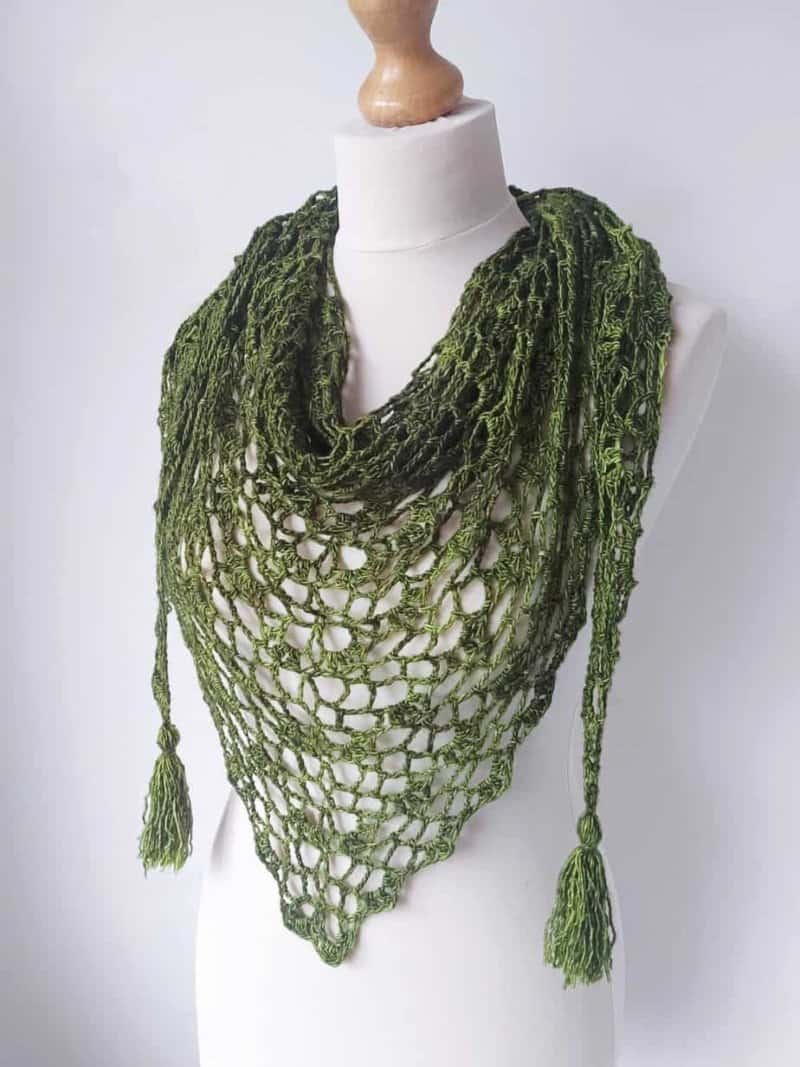 Fingering Weight One Skein Crochet Shawls - 19 Free Patterns - Annie ...