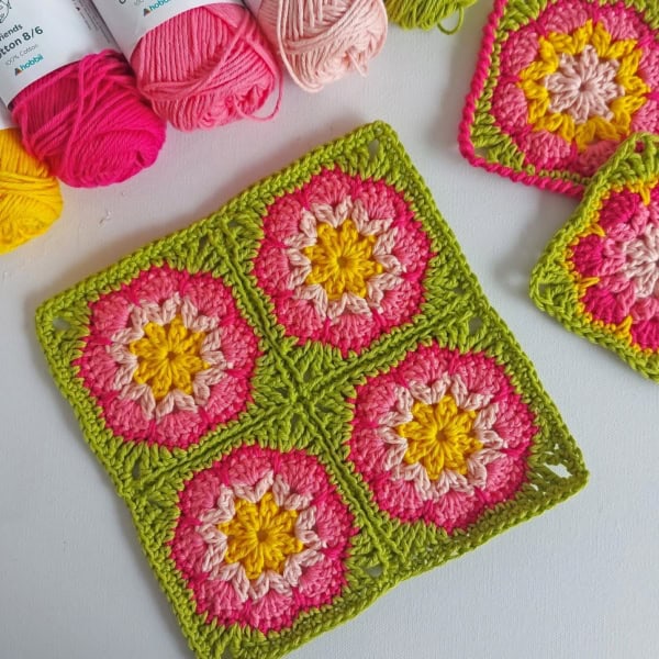 Crochet African Flower Granny Square (Free Pattern) - Annie Design Crochet