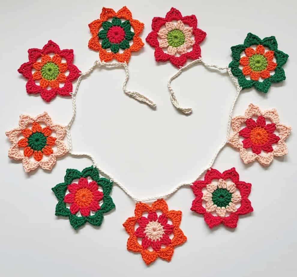 Easy Flower Crochet Garland: Free Pattern Tutorial - Annie Design Crochet