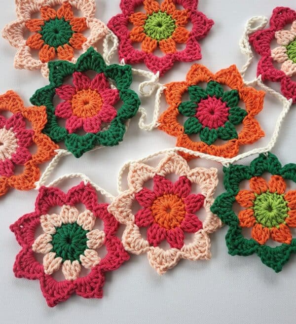 Easy Flower Crochet Garland: Free Pattern Tutorial - Annie Design Crochet
