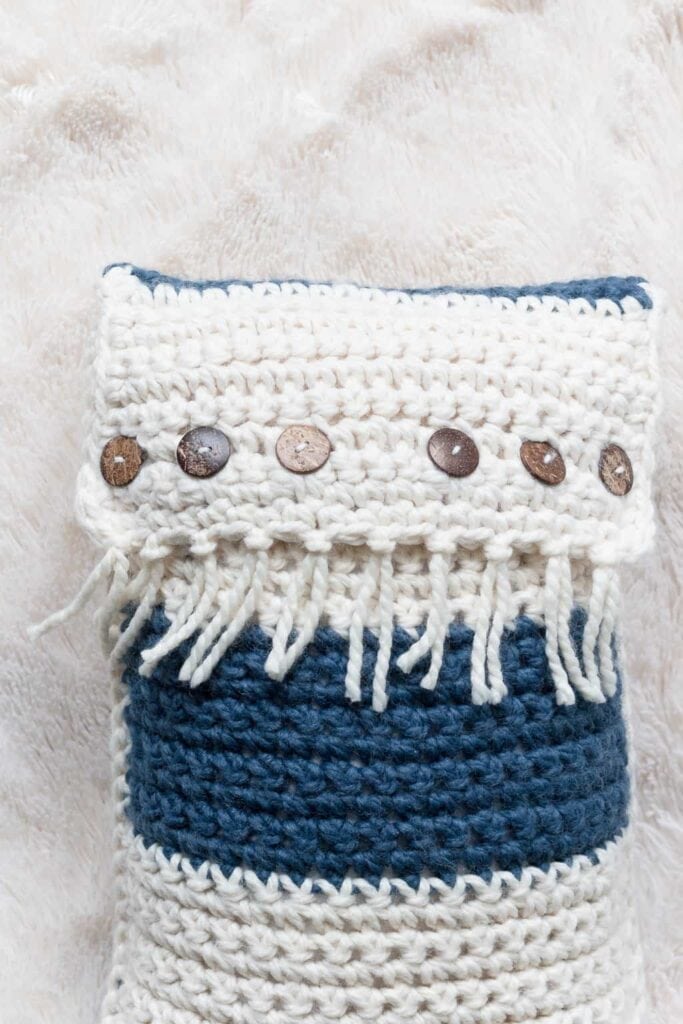 18 Colourful and Cozy Crochet Pillow Cover Patterns (Free) - Annie ...