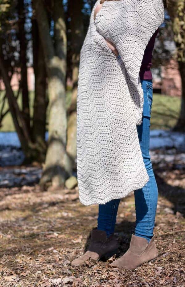 17 Free Easy Rectangle Shawl Crochet Patterns - Annie Design Crochet