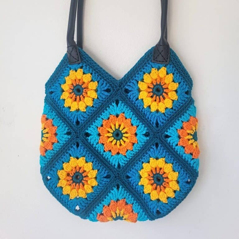 How to Crochet a Daisy Granny Square Bag: Free Pattern - Annie Design ...