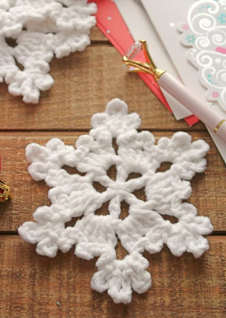 15 Free Easy Crochet Snowflake Patterns to Create Wintertime Wonder ...